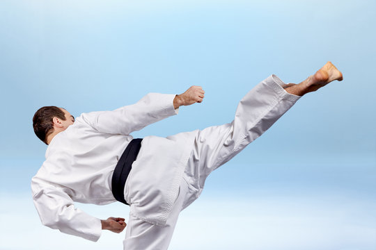 "High Kick"-Bilder: Stock-Fotos & -Videos. | Adobe Stock