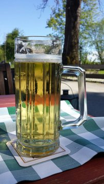 Halbe bilder – Bläddra bland 2,968 stockfoton, vektorer och videor ...