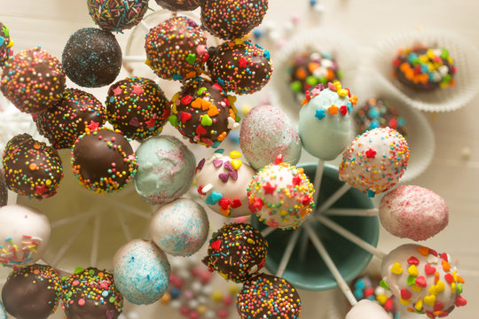 รูปภาพ"Cake Pop" – เลือกดูภาพถ่ายสต็อก เวกเตอร์ และวิดีโอ16,735 | Adobe ...