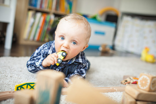 Grobmotorik Images – Browse 938 Stock Photos, Vectors, and Video | Adobe Stock