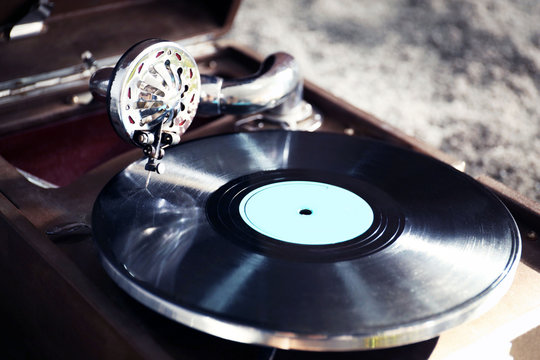 Gramophone Images – Browse 65,220 Stock Photos, Vectors, and Video ...