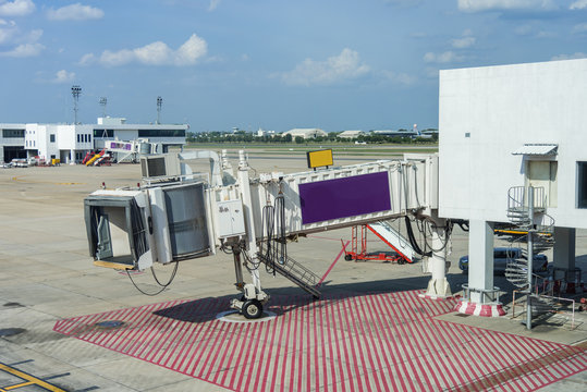 รูปภาพAerobridge – เลือกดูภาพถ่ายสต็อก เวกเตอร์ และวิดีโอ4,474 | Adobe ...