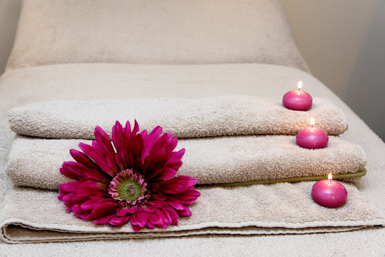 "Salon De Massage" Billeder – Gennemse 92 stockfotos, vektorer og ...