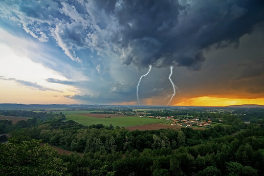 Orage Images – Browse 22,815 Stock Photos, Vectors, and Video | Adobe Stock