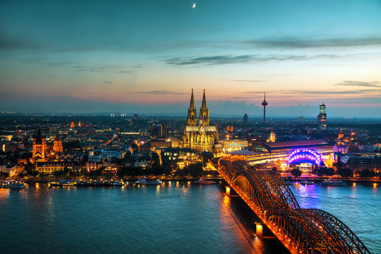 รูปภาพKoln – เลือกดูภาพถ่ายสต็อก เวกเตอร์ และวิดีโอ101,275 | Adobe Stock