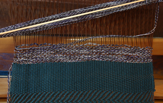 รูปภาพInterweaving – เลือกดูภาพถ่ายสต็อก เวกเตอร์ และวิดีโอ32,217 ...