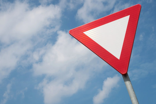 Vorrangzeichen Images – Browse 16 Stock Photos, Vectors, and Video ...