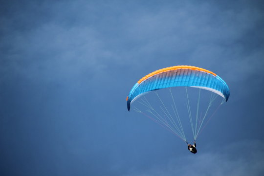 Parapentista Images – Browse 36 Stock Photos, Vectors, and Video ... Parapentista Images – Browse 36 Stock Photos, Vectors, and Video ...
