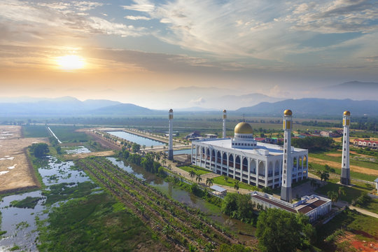 รูปภาพHatyai – เลือกดูภาพถ่ายสต็อก เวกเตอร์ และวิดีโอ647 | Adobe Stock