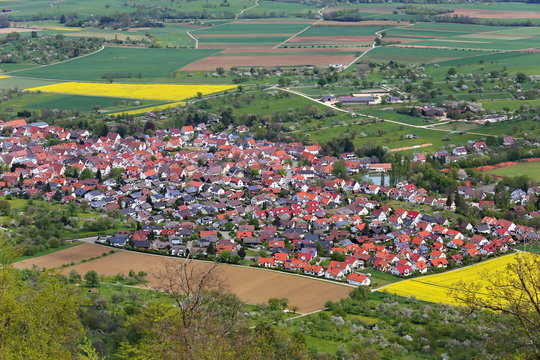 「Bissingen」の写真素材 | 408件の無料イラスト画像 | Adobe Stock