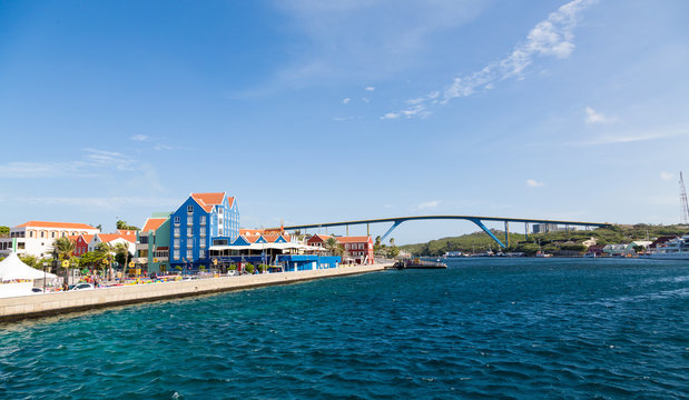 Curacao Bridge Bilder – Durchsuchen 1,411 Archivfotos, Vektorgrafiken ...