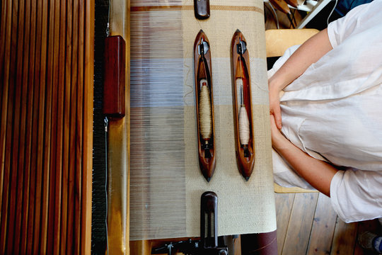 "Weaving Shuttle"-Bilder: Stock-Fotos & -Videos. | Adobe Stock