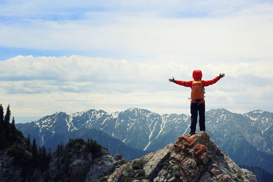 รูปภาพ"Open Arms" – เลือกดูภาพถ่ายสต็อก เวกเตอร์ และวิดีโอ11,317 ...