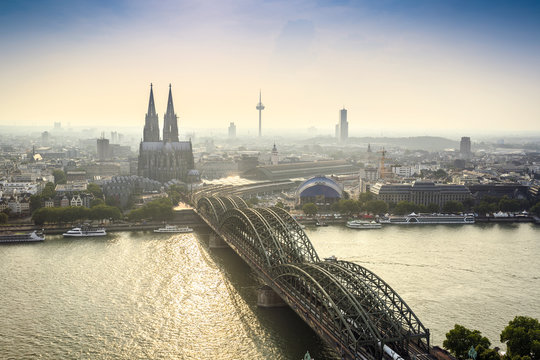 รูปภาพKoln – เลือกดูภาพถ่ายสต็อก เวกเตอร์ และวิดีโอ101,275 | Adobe Stock