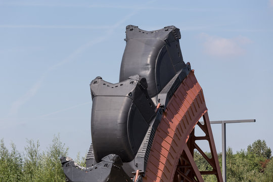 รูปภาพBucket-Wheel – เลือกดูภาพถ่ายสต็อก เวกเตอร์ และวิดีโอ615 | Adobe ...