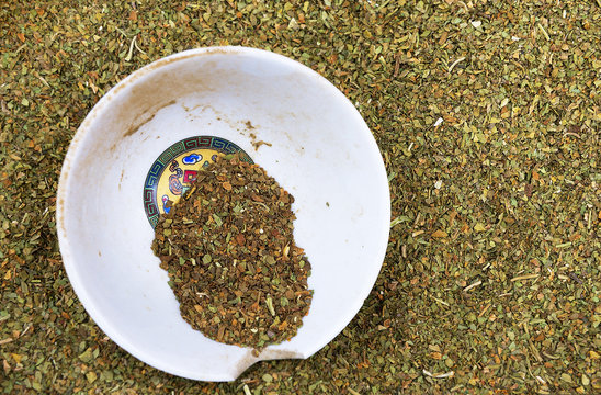 Makhorka Bilder – Durchsuchen 371 Archivfotos, Vektorgrafiken und ...