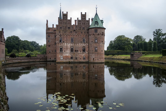 "Egeskov Castle" Images – Browse 712 Stock Photos, Vectors, and Video ...