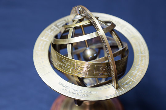 รูปภาพAstrolabe – เลือกดูภาพถ่ายสต็อก เวกเตอร์ และวิดีโอ1,360 | Adobe Stock