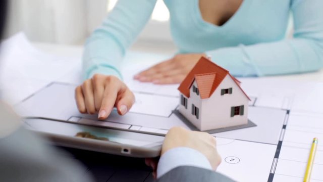 Architect And Client Images – Browse 51,419 Stock Photos, Vectors, and ...