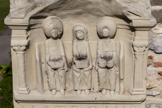 Matrona Imagens – Procure 1,535 fotos, vetores e vídeos | Adobe Stock