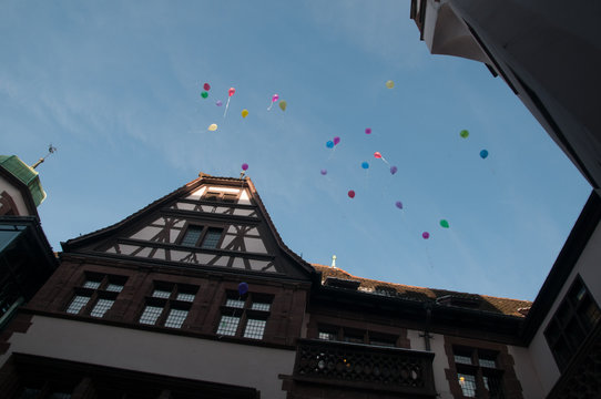 Querbalken Bilder – Durchsuchen 124 Archivfotos, Vektorgrafiken und ...