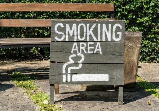 Raucherzone Bilder – Durchsuchen 19,332 Archivfotos, Vektorgrafiken und ...