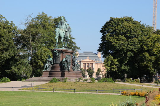 Niklot Bilder – Durchsuchen 81 Archivfotos, Vektorgrafiken und Videos ...