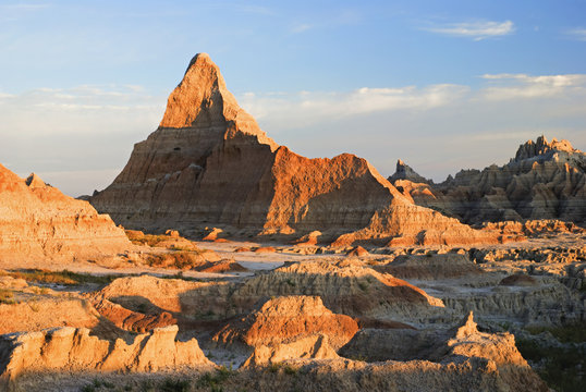 รูปภาพPinnacle – เลือกดูภาพถ่ายสต็อก เวกเตอร์ และวิดีโอ11,748,790 ...