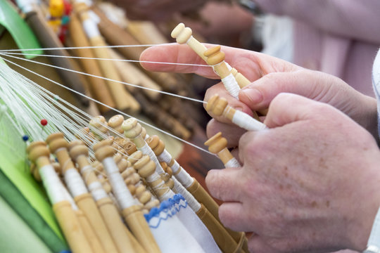 Lacemaker bilder – Bläddra bland 179 stockfoton, vektorer och videor ...