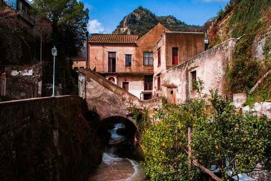 Cartiera bilder – Bläddra bland 120 stockfoton, vektorer och videor ...