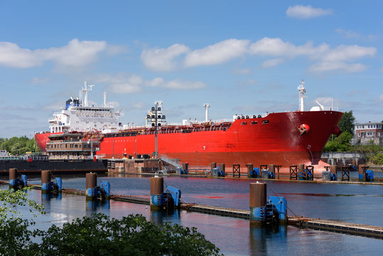 รูปภาพTankschiff – เลือกดูภาพถ่ายสต็อก เวกเตอร์ และวิดีโอ578 | Adobe Stock