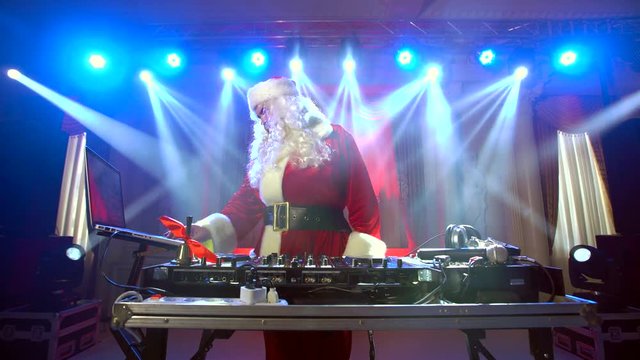 "Santa Dj"-Bilder: Stock-Fotos & -Videos. | Adobe Stock
