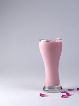 "Rose Milk"-Bilder: Stock-Fotos & -Videos. | Adobe Stock