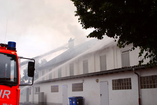 Hausbrand Images – Parcourir 760 le catalogue de photos, vecteurs et ...