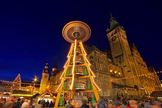 รูปภาพStriezel-Markt – เลือกดูภาพถ่ายสต็อก เวกเตอร์ และวิดีโอ106 ...