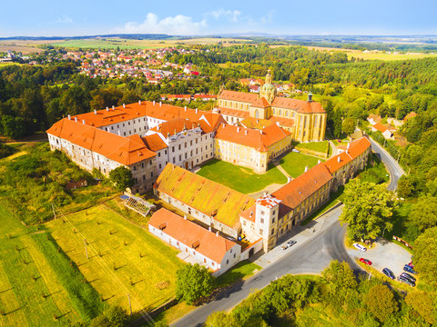 รูปภาพKladruby – เลือกดูภาพถ่ายสต็อก เวกเตอร์ และวิดีโอ326 | Adobe Stock