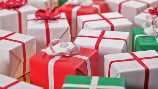 Lots Of Presents Bilder – Durchsuchen 33,049 Archivfotos ...