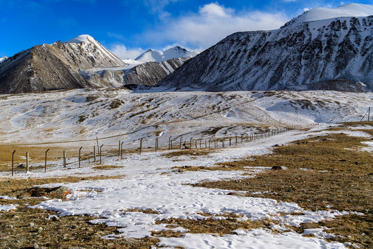 "Khunjerab Pass" Images – Browse 174 Stock Photos, Vectors, and Video ...