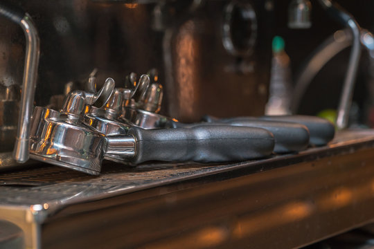 รูปภาพTampering – เลือกดูภาพถ่ายสต็อก เวกเตอร์ และวิดีโอ13,864 | Adobe ...