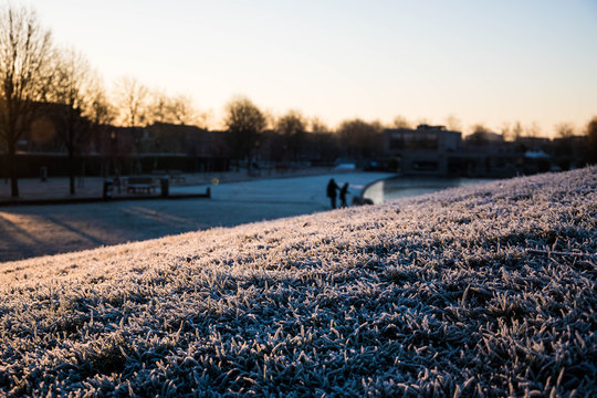 Ijs bilder – Bläddra bland 895 stockfoton, vektorer och videor | Adobe ...