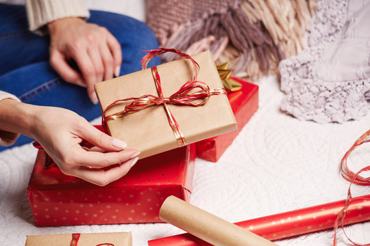 "To Give" Bilder – Durchsuchen 2,022 Archivfotos, Vektorgrafiken und ...