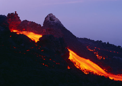 Magmatite Bilder – Durchsuchen 3,900 Archivfotos, Vektorgrafiken und ...