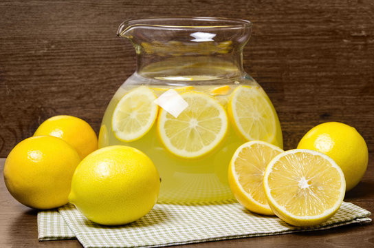 Citronade bilder – Bläddra bland 346 stockfoton, vektorer och videor ...