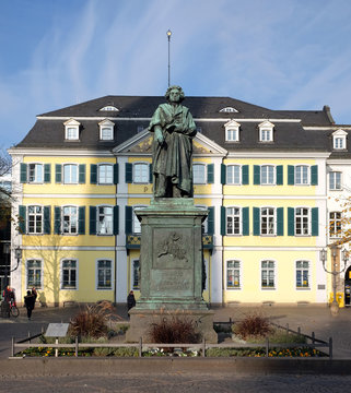 Beethovendenkmal bilder – Bläddra bland 80 stockfoton, vektorer och ...