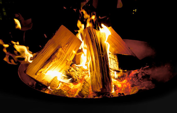 Grillfeuer bilder – Bläddra bland 659 stockfoton, vektorer och videor ...