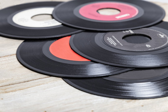 Dischi 이미지 – 찾아보기 836 스톡 사진, 벡터 및 비디오 | Adobe Stock