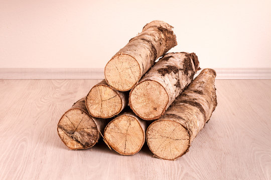 Holzscheit bilder – Bläddra bland 3,155 stockfoton, vektorer och videor ...