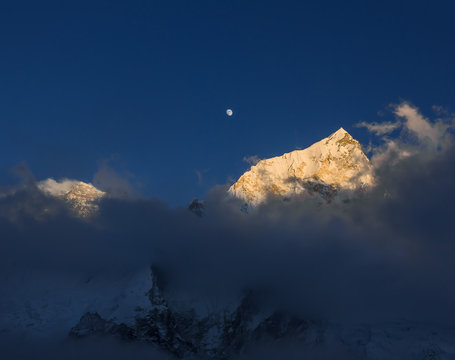 「Chumbu」の画像 - 225 件の Stock 写真、ベクターおよびビデオ | Adobe Stock