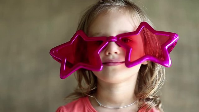 Grimacer Bilder – Durchsuchen 213 Archivfotos, Vektorgrafiken und ...