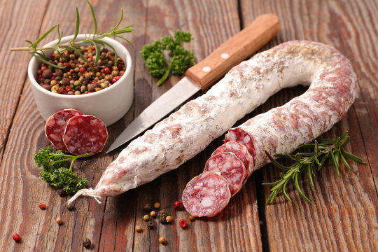 Salami Bilder – Durchsuchen 331,119 Archivfotos, Vektorgrafiken und ...